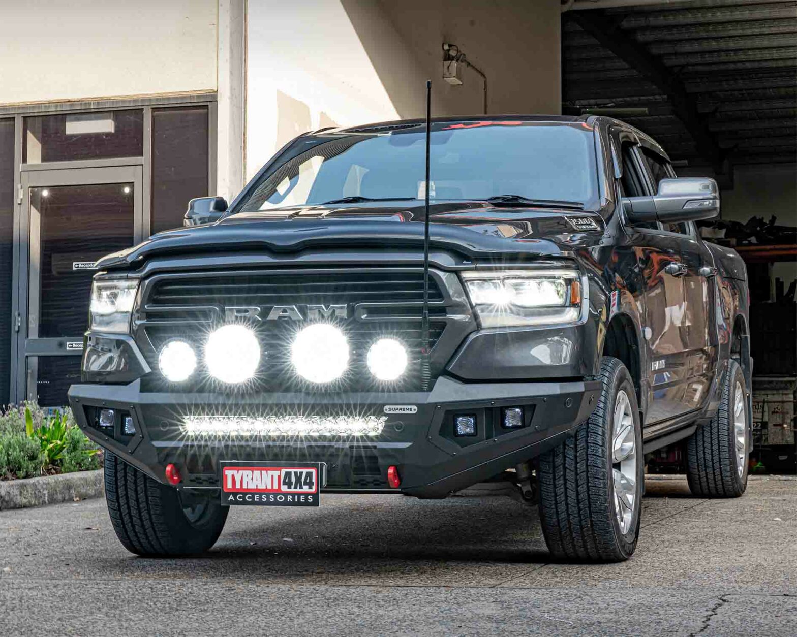 RAM Bull Bar: Supreme X-Series Bar - Dodge RAM 1500 DT